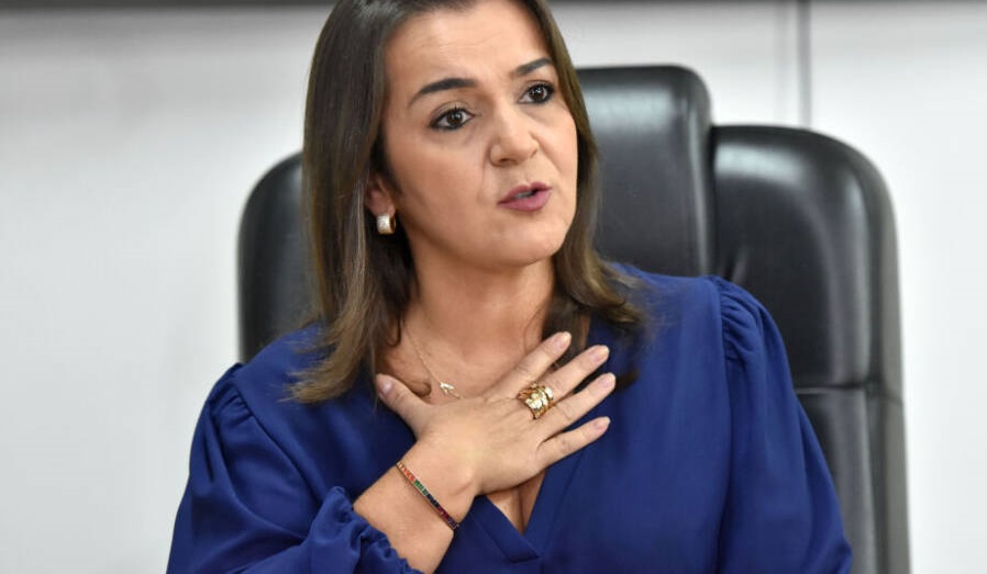 Adriane vê o cerco se fechar com operação da Polícia Federal